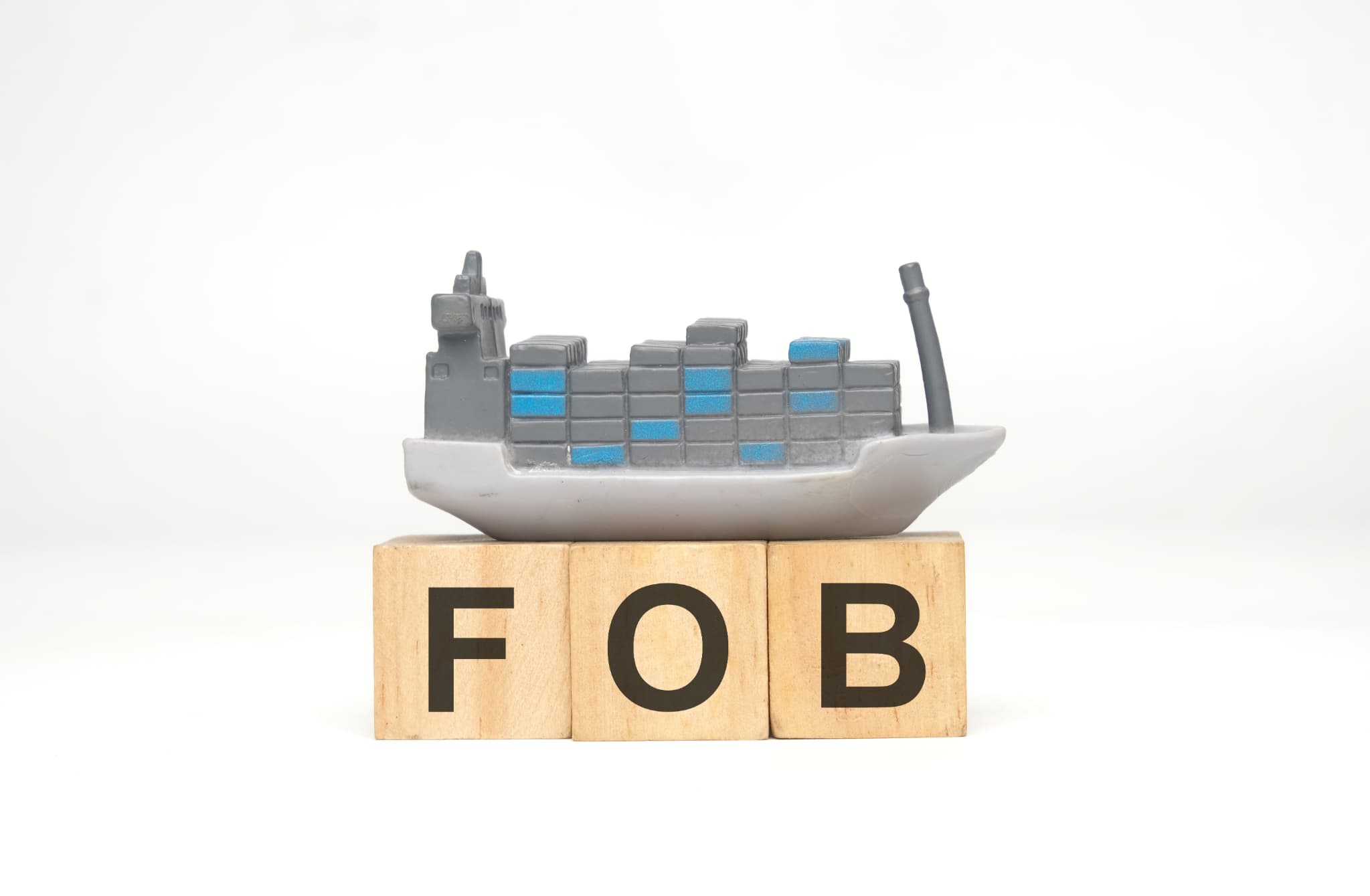 【FOB（Free On Board／船上渡し）とは？】国際物流の基本取引条件メリット・課題を解説 | Shippio Platform